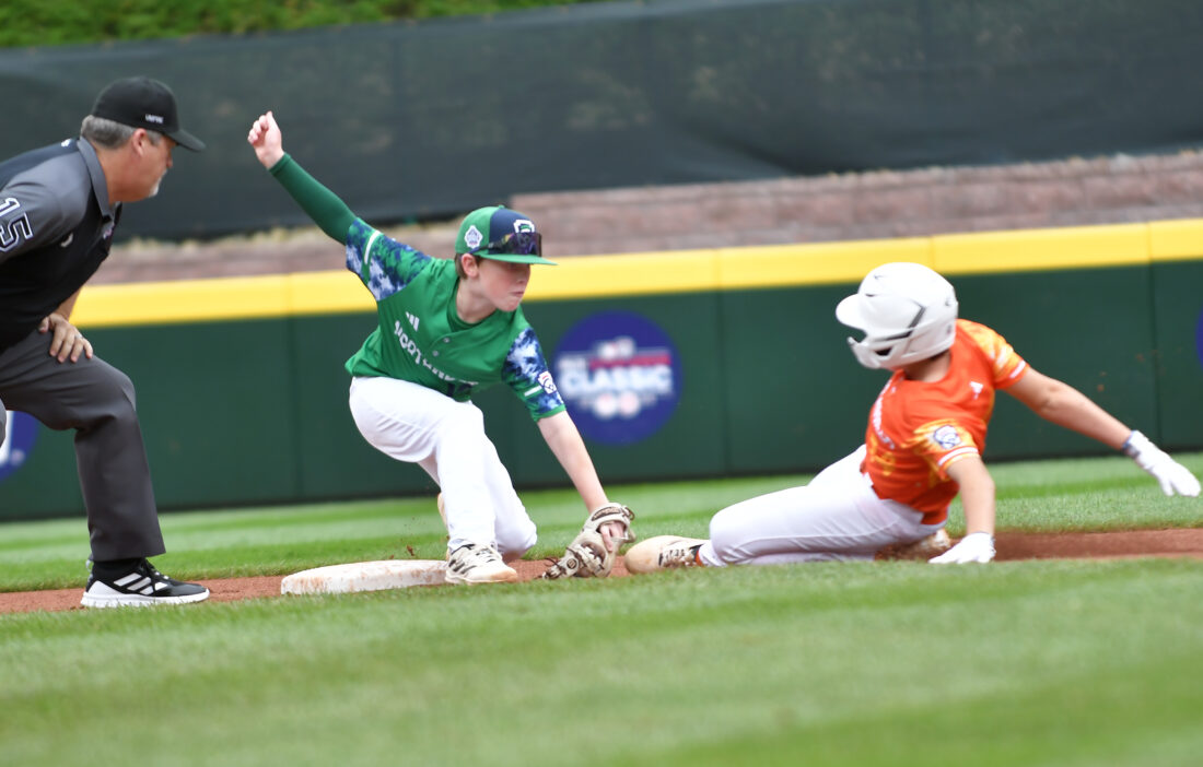Texas defeats Washington in an absolute thriller of a game at Lamade ...